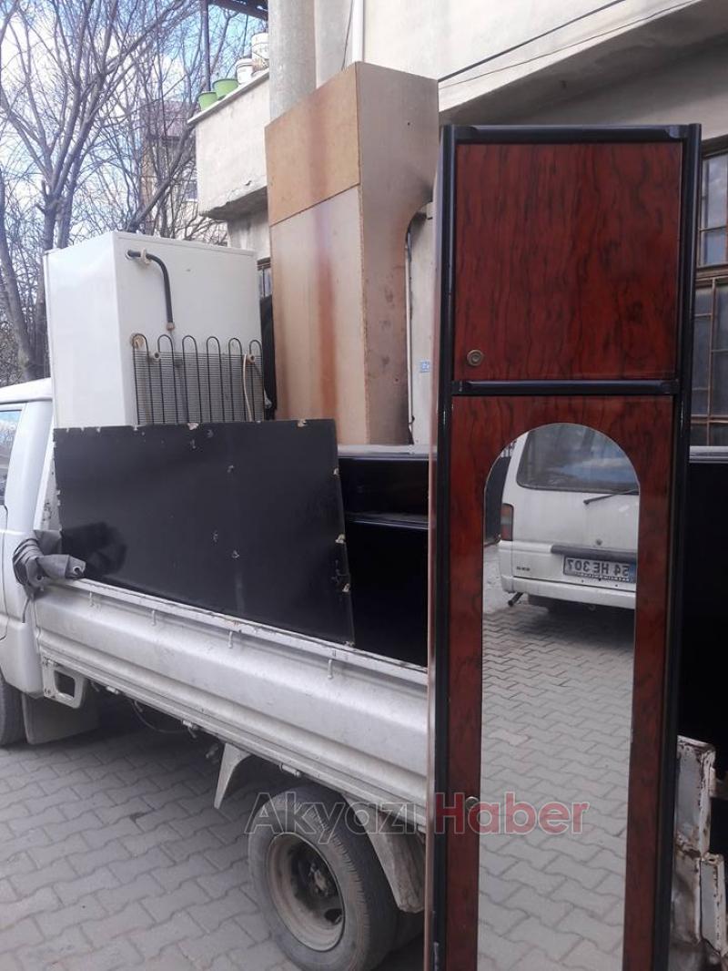 Akyazı İHH İkinci El Eşyaları İhtiyaç Sahibi Mültecilere Ulaştırıyor